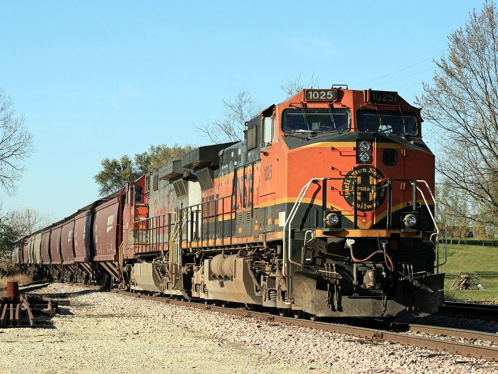 BNSF 1025
